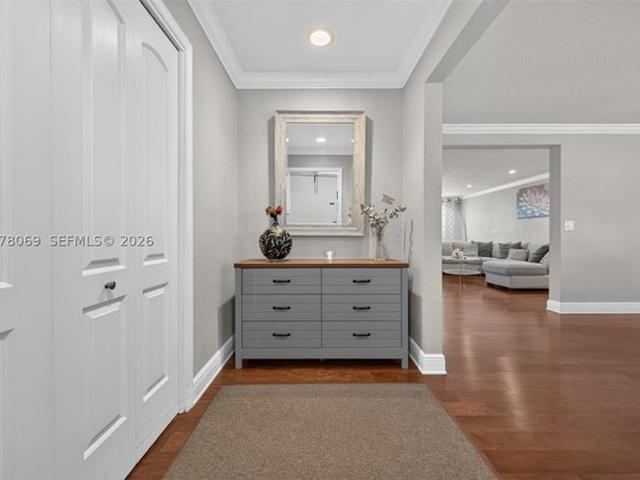 329 SE 3rd St Apt 501T, Hallandale Beach, FL 33009