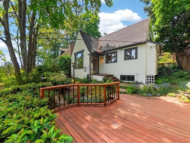 329 SE Gilham Ave, Portland, OR 97215