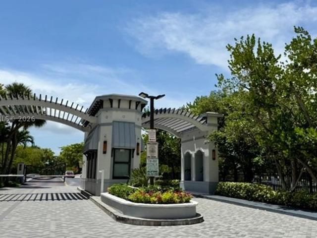 329 Poinciana Dr Unit 909, Sunny Isles Beach, FL 33160