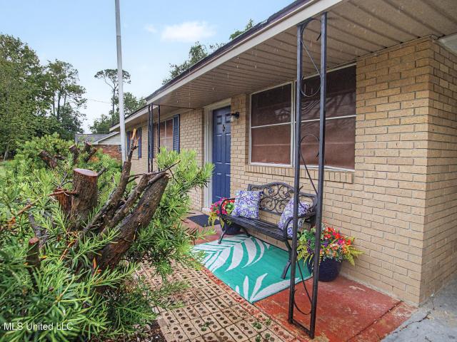 329 Popp's Ferry Road