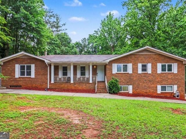 329 Plantation Cir, Fayetteville, GA 30214