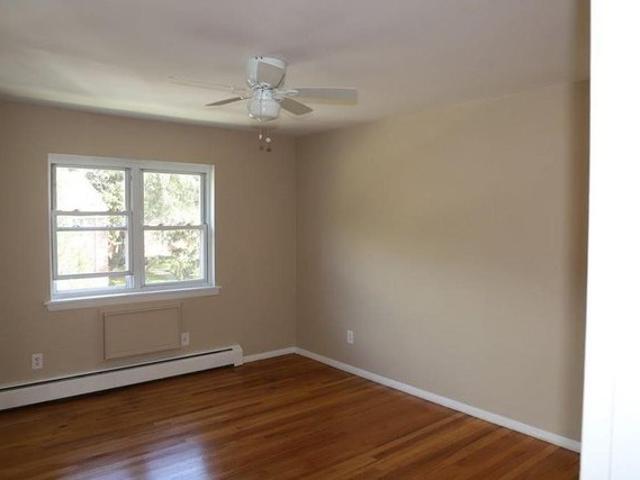 329 Regency Park Dr, Agawam, MA 01001