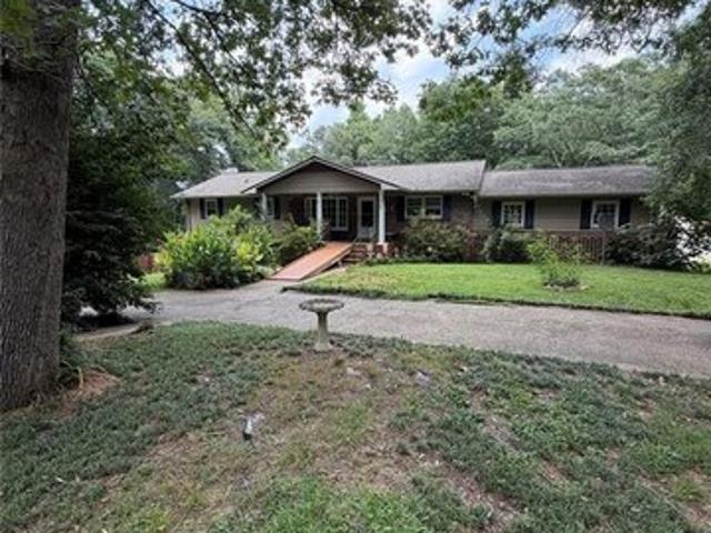 329 Riverbend Dr, Royston, GA 30662