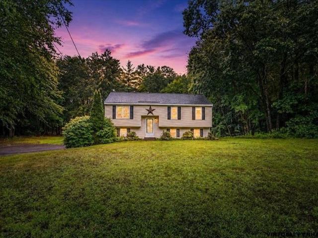 329 Whittier Dr, Fremont, NH 03044
