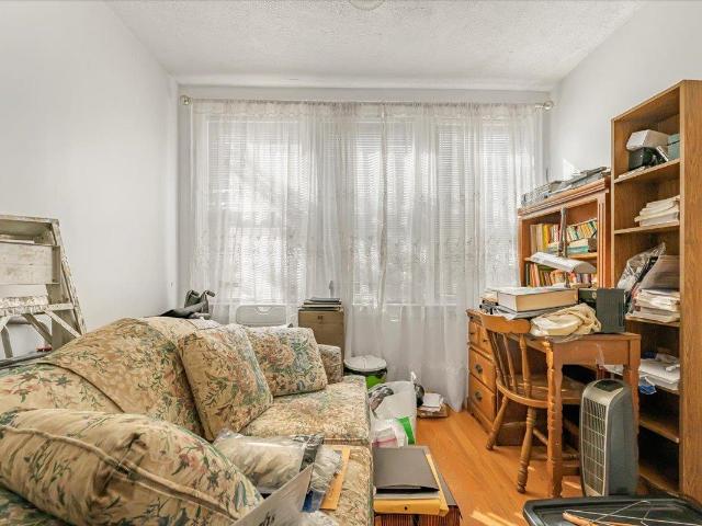 32 57 th Street