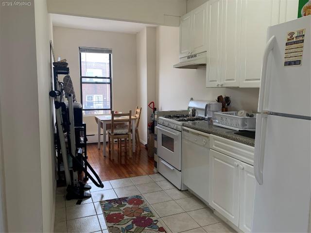 32 60 43rd Street 2R