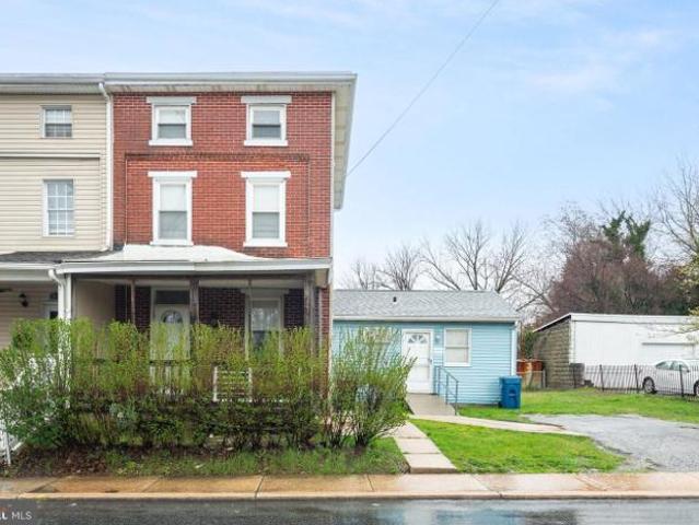 32 6th St, Brookhaven, PA 19015