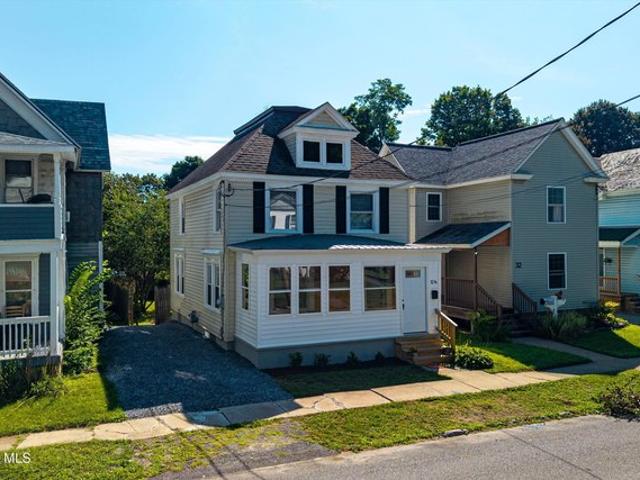 32 1/2 Oak St, Hudson Falls, NY 12839