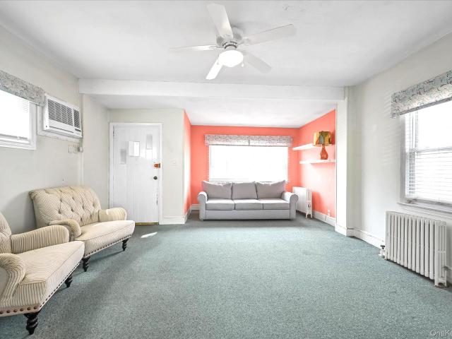 32 17 Murray Street | Compass