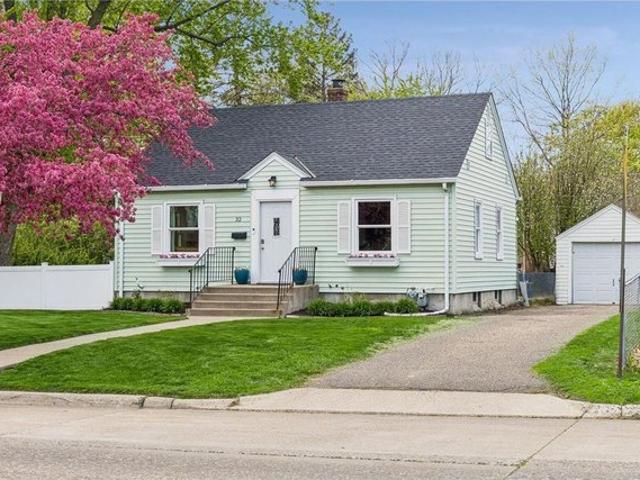 32 17th Ave S, Hopkins, MN 55343