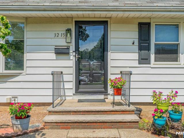 32 15 Southern Drive