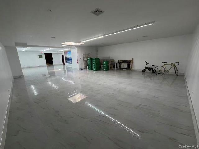32 16 th Street CF