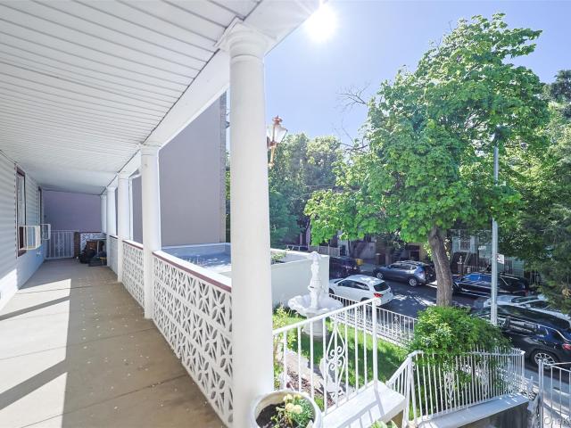 32 25 30th Street
