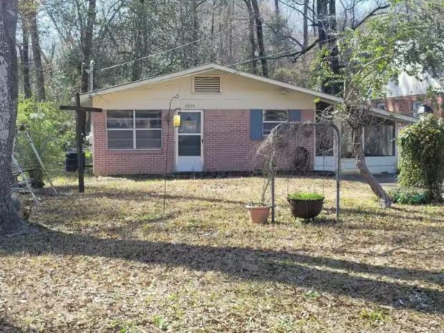 3/2 2855 Barbara Road