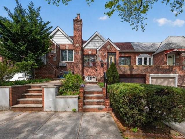 32 30 th St, Flushing, NY 11358