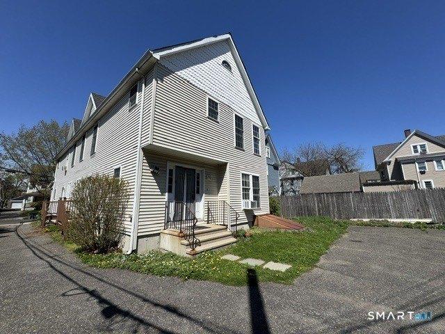 32 34 Yale St, Bridgeport, CT 06605