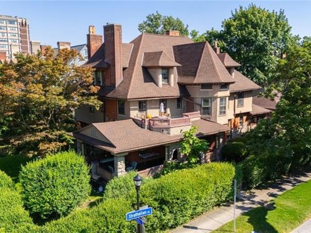 32 34 Strathallan Park, Rochester, NY 14607