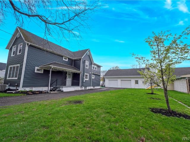 32 3rd Avenue