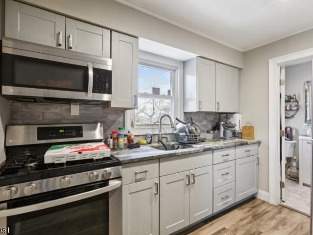 32 3Rd St