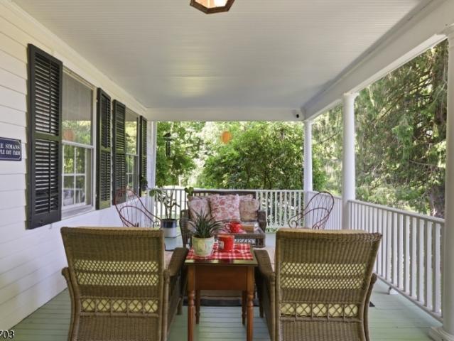 32 Tanners Brook Rd