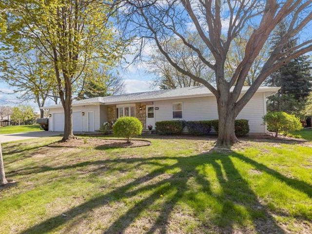 32 Thistle Down Ct, Appleton, WI 54915