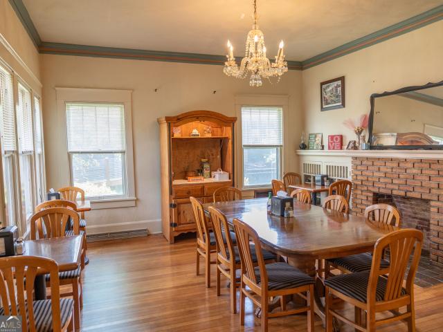 32 Toccoa Avenue