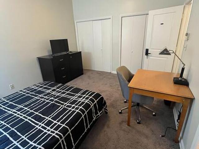 32 TV + Mini Fridge in EVERY Room | 1200 Mbps FREE WiFi | 5 Min to MARTA Stone Mountain, GA