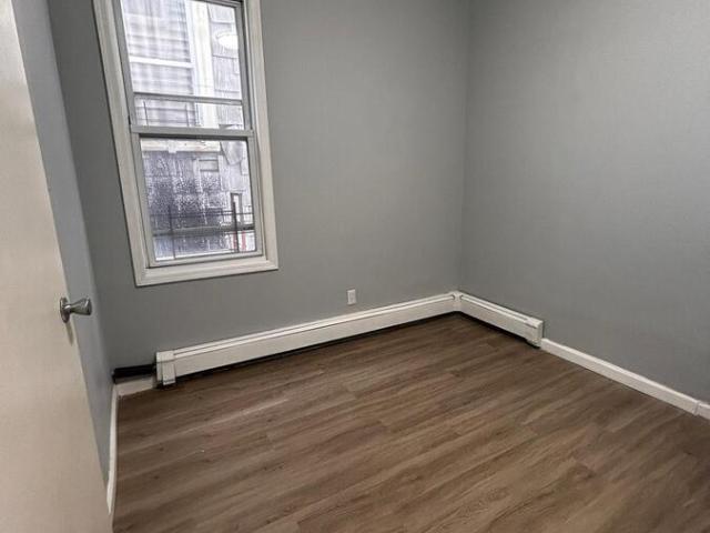 32 Van Cortlandt Park Ave Yonkers, NY 10701