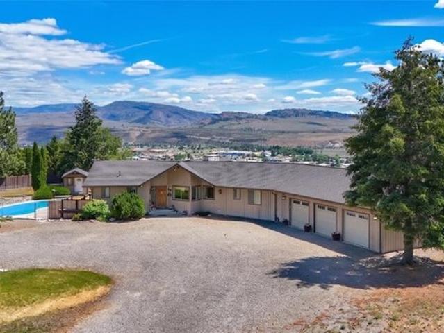 32 Valley View Rd, Omak, WA 98841