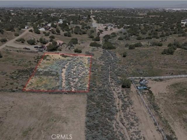 32 Verbena Rd, Oak Hills, CA 92344