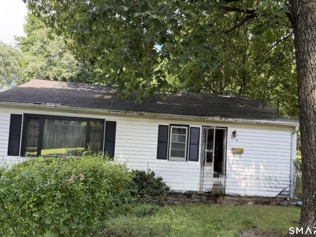 32 Visconti Ave, Waterbury, CT 06704