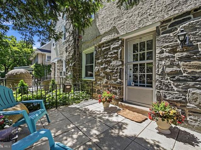 32 W Montgomery Ave, Ardmore, PA 19003