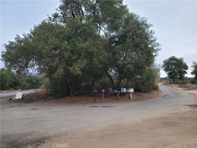32 W Decker Canyon Rd, Lake Elsinore, CA 92530