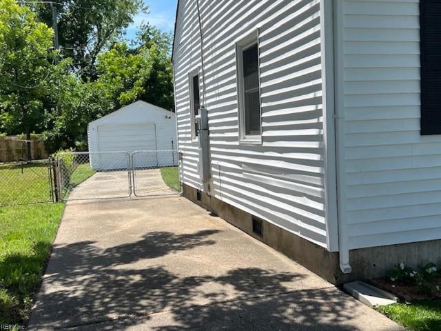 32 W. Southampton AVE