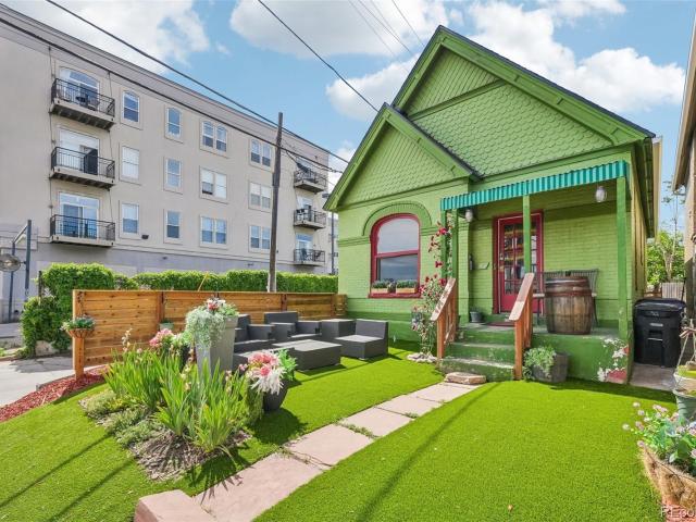 32 W 3rd Avenue
