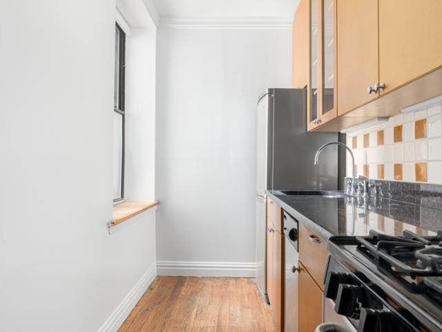 32 W 40TH Street 4H