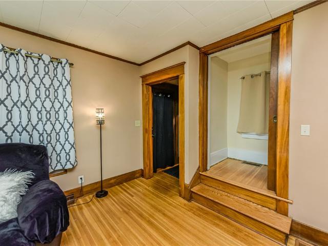 32 Walzer Road