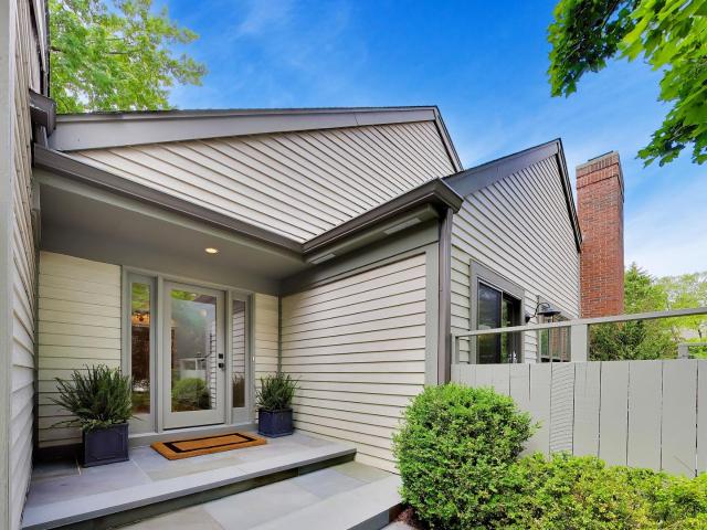 32 Warrington Drive