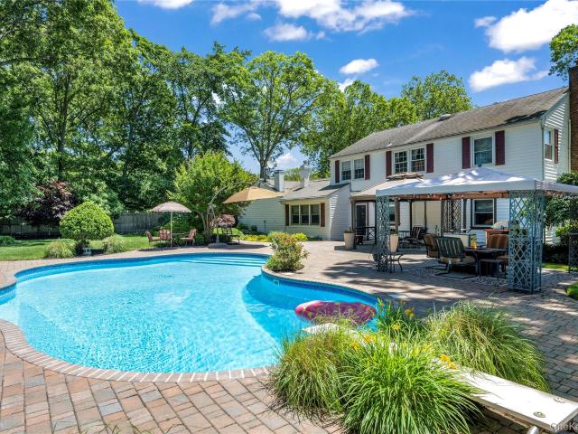 32 Westmoylan Lane