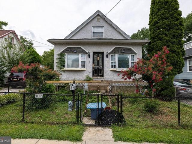 32 Wildwood Ave, Lansdowne, PA 19050
