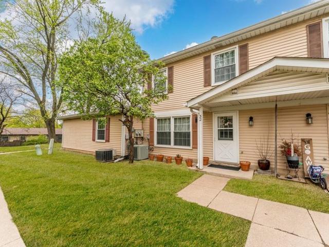32 Wildwood Lane G, Bolingbrook, IL 60440