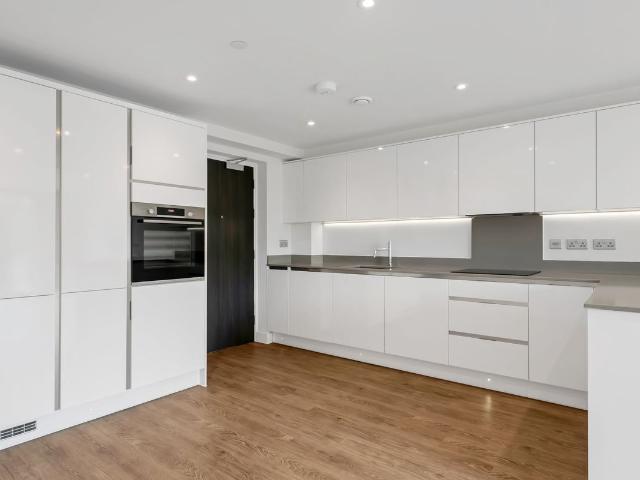 32 Wilford Lane, West Bridgford NG2, 2 bed flat to rent, £1,475 pcm | PrimeLocation
