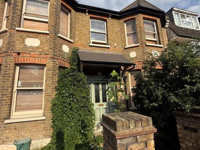 32 Willoughby Lane Studio 2, London N17, Studio to rent, £950 pcm | PrimeLocation