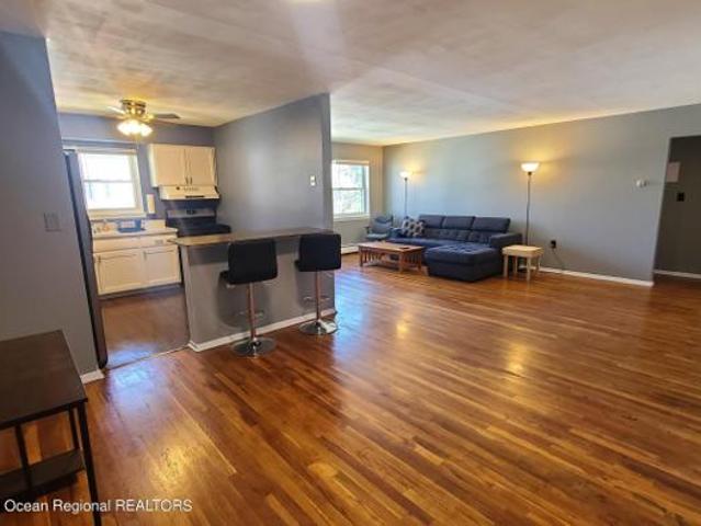 32 Woodedge Ave #5, Edison, NJ 08817