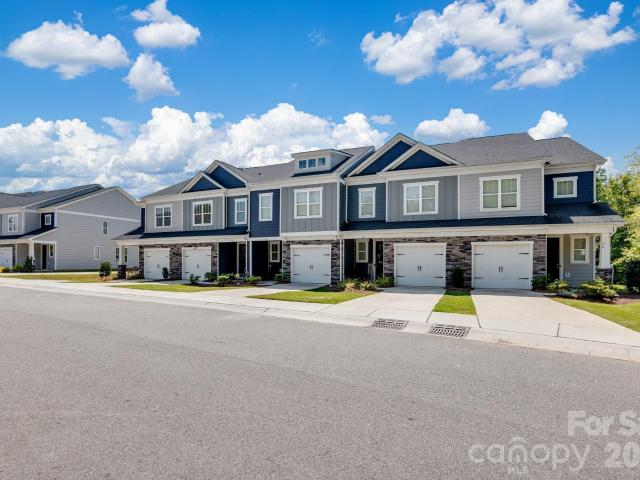 32 Woodsdale Place SE