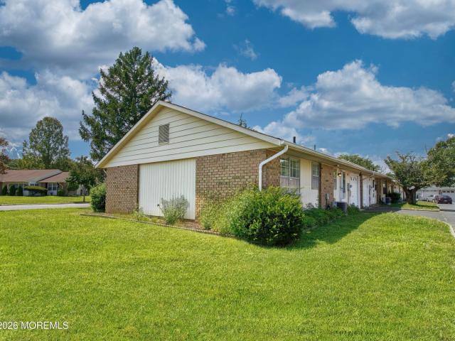 32 Yorkshire Court Unit D