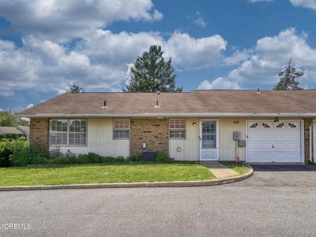 32 Yorkshire Ct Unit D, Manchester, NJ 08759