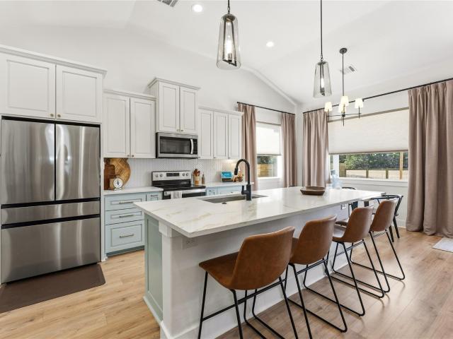 32 Acacia Dr