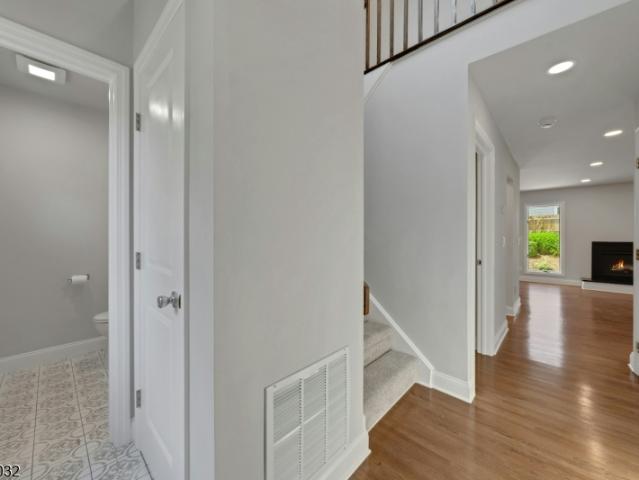 32 Adler Ct