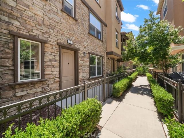 32 Aliso Ridge
